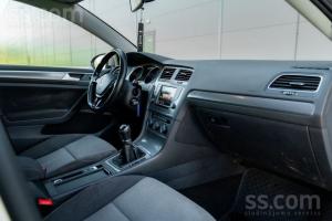 Grey Volkswagen Golf 2016 in Riga, with an engine capacity of 1.40 L and mileage of 268 thousand km for 7490 €, photo 13 on AUTOMOTO.COM.LV