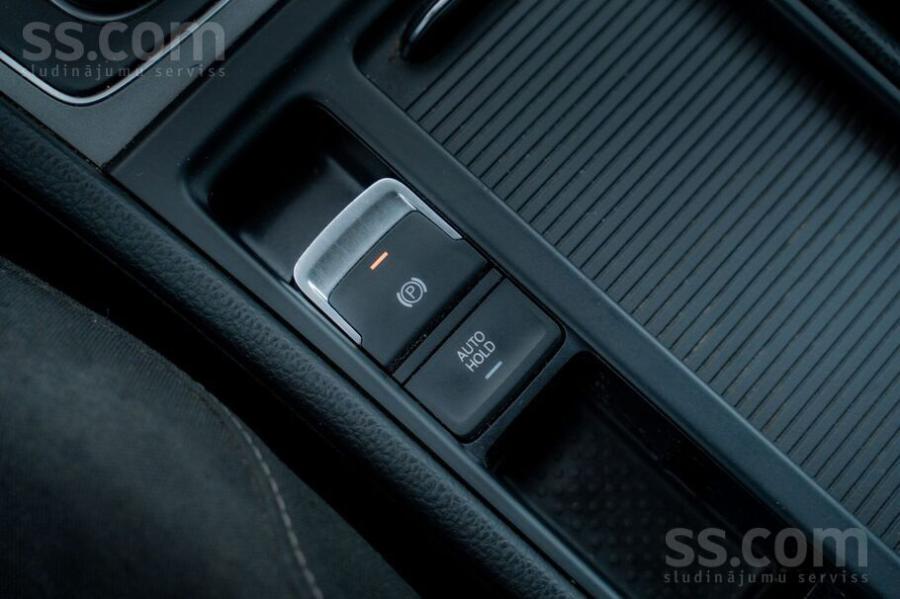 Grey Volkswagen Golf 2016 in Riga, with an engine capacity of 1.40 L and mileage of 268 thousand km for 7490 €, photo 19 on AUTOMOTO.COM.LV