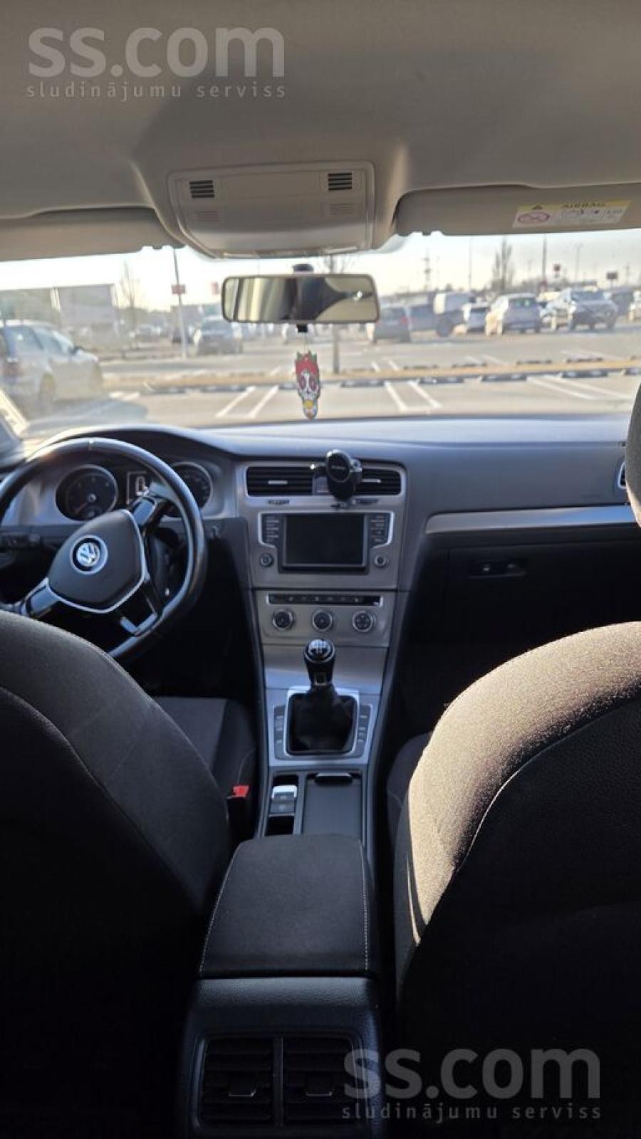 Grey Volkswagen Golf 2016 in Riga, with an engine capacity of 1.60 L and mileage of 338 thousand km for 5650 €, photo 5 on AUTOMOTO.COM.LV