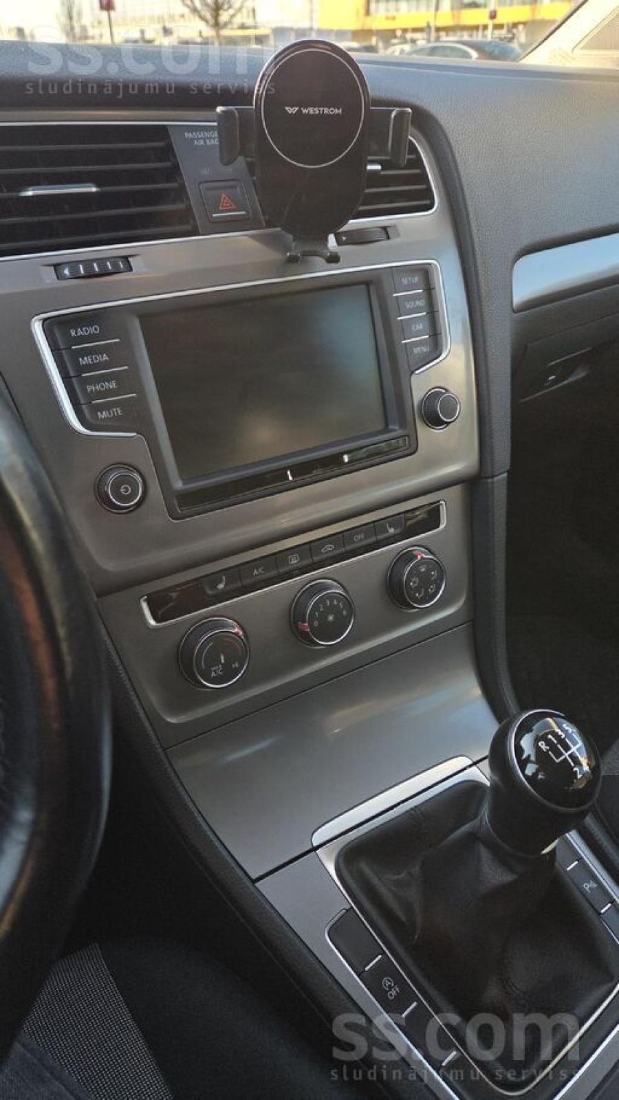 Grey Volkswagen Golf 2016 in Riga, with an engine capacity of 1.60 L and mileage of 338 thousand km for 5650 €, photo 6 on AUTOMOTO.COM.LV