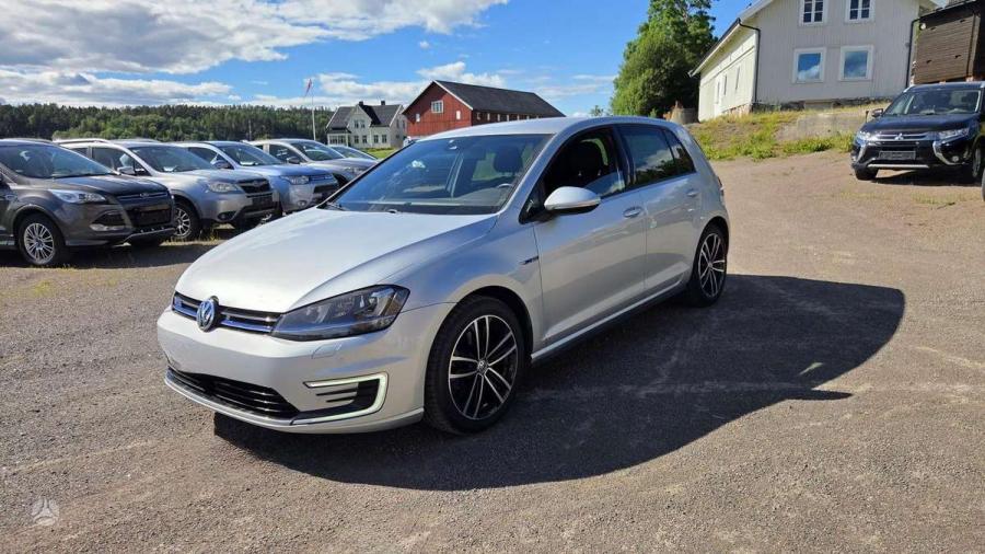Pelēks Volkswagen Golf 2016 Viļņa, ar dzinēja tilpumu 1.40 L un nobraukumu 193 tūkst. km par 8950 €, foto 3 vietnē AUTOMOTO.COM.LV