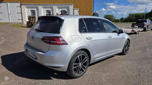 Pelēks Volkswagen Golf 2016 Viļņa, ar dzinēja tilpumu 1.40 L un nobraukumu 193 tūkst. km par 8950 €, foto 4 vietnē AUTOMOTO.COM.LV