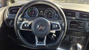 Pelēks Volkswagen Golf 2016 Viļņa, ar dzinēja tilpumu 1.40 L un nobraukumu 193 tūkst. km par 8950 €, foto 9 vietnē AUTOMOTO.COM.LV