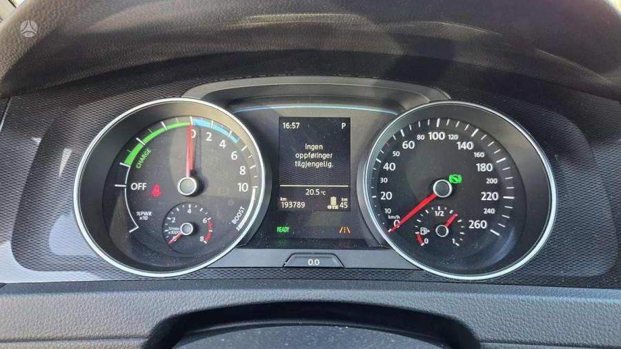 Pelēks Volkswagen Golf 2016 Viļņa, ar dzinēja tilpumu 1.40 L un nobraukumu 193 tūkst. km par 8950 €, foto 10 vietnē AUTOMOTO.COM.LV