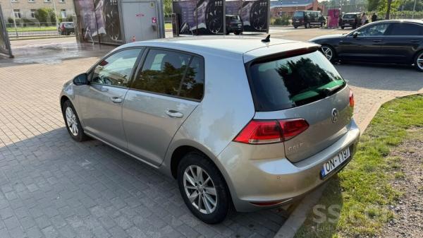 Grey Volkswagen Golf 2016 in Daugavpils, with an engine capacity of 1.60 L and mileage of 178 thousand km for 6300 €, photo 3 on AUTOMOTO.COM.LV