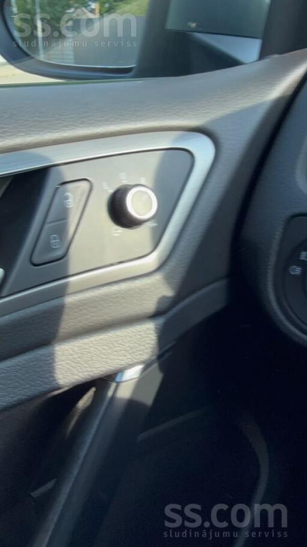 Grey Volkswagen Golf 2016 in Daugavpils, with an engine capacity of 1.60 L and mileage of 178 thousand km for 6300 €, photo 6 on AUTOMOTO.COM.LV