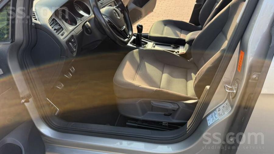 Pelēks Volkswagen Golf 2016 Daugavpils, ar dzinēja tilpumu 1.60 L un nobraukumu 178 tūkst. km par 6300 €, foto 12 vietnē AUTOMOTO.COM.LV