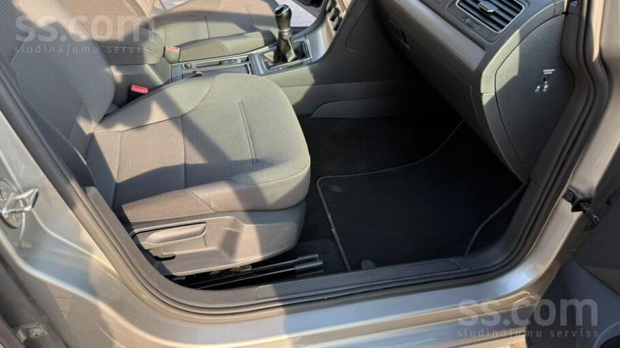 Pelēks Volkswagen Golf 2016 Daugavpils, ar dzinēja tilpumu 1.60 L un nobraukumu 178 tūkst. km par 6300 €, foto 16 vietnē AUTOMOTO.COM.LV