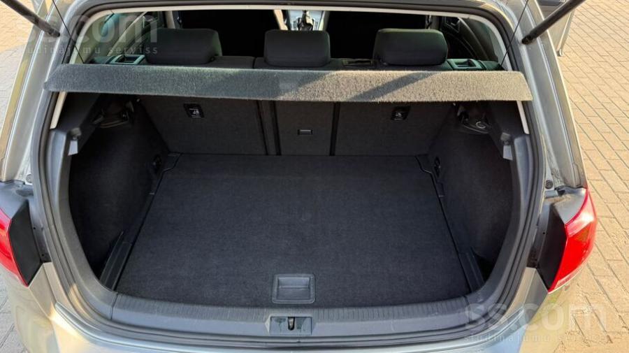 Pelēks Volkswagen Golf 2016 Daugavpils, ar dzinēja tilpumu 1.60 L un nobraukumu 178 tūkst. km par 6300 €, foto 21 vietnē AUTOMOTO.COM.LV