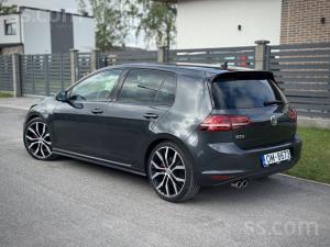Grey Volkswagen Golf 2016 in Jelgava, with an engine capacity of 2.00 L and mileage of 213 thousand km for 12200 €, photo 4 on AUTOMOTO.COM.LV