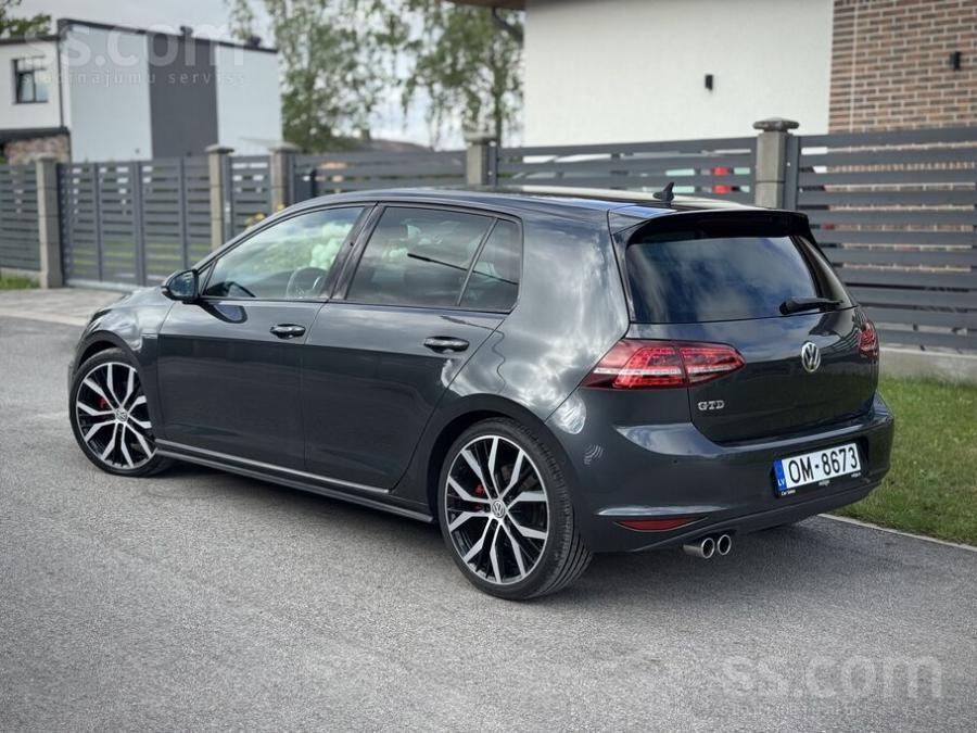 Grey Volkswagen Golf 2016 in Jelgava, with an engine capacity of 2.00 L and mileage of 213 thousand km for 12200 €, photo 4 on AUTOMOTO.COM.LV