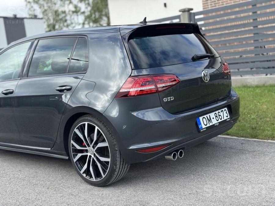 Grey Volkswagen Golf 2016 in Jelgava, with an engine capacity of 2.00 L and mileage of 213 thousand km for 12200 €, photo 5 on AUTOMOTO.COM.LV