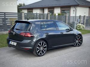 Grey Volkswagen Golf 2016 in Jelgava, with an engine capacity of 2.00 L and mileage of 213 thousand km for 12200 €, photo 9 on AUTOMOTO.COM.LV