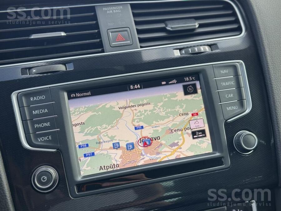 Grey Volkswagen Golf 2016 in Jelgava, with an engine capacity of 2.00 L and mileage of 213 thousand km for 12200 €, photo 17 on AUTOMOTO.COM.LV