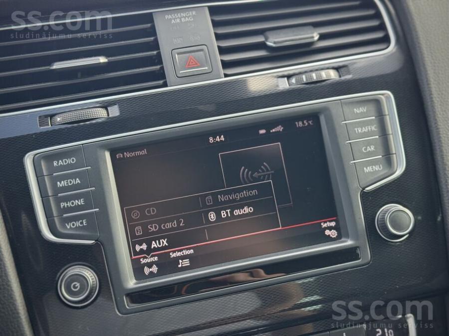 Grey Volkswagen Golf 2016 in Jelgava, with an engine capacity of 2.00 L and mileage of 213 thousand km for 12200 €, photo 19 on AUTOMOTO.COM.LV