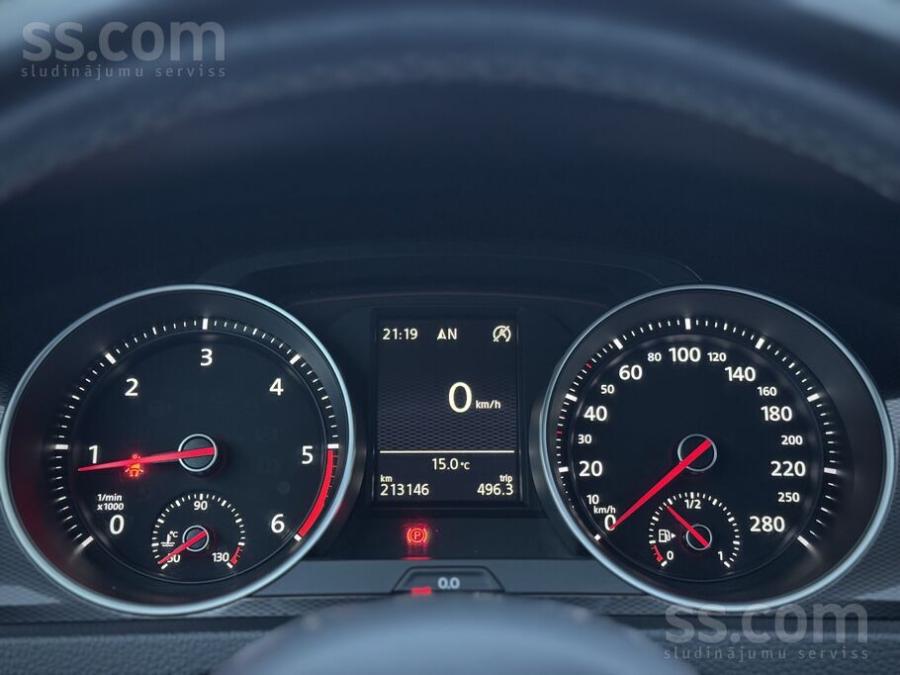 Grey Volkswagen Golf 2016 in Jelgava, with an engine capacity of 2.00 L and mileage of 213 thousand km for 12200 €, photo 20 on AUTOMOTO.COM.LV