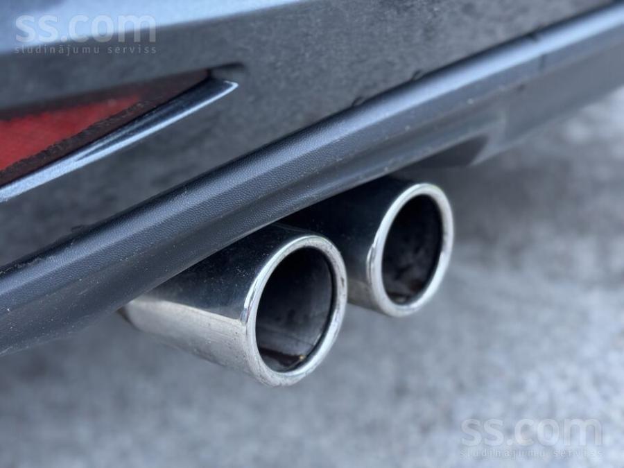 Grey Volkswagen Golf 2016 in Jelgava, with an engine capacity of 2.00 L and mileage of 213 thousand km for 12200 €, photo 21 on AUTOMOTO.COM.LV