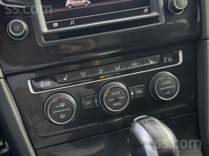 Grey Volkswagen Golf 2016 in Jelgava, with an engine capacity of 2.00 L and mileage of 213 thousand km for 12200 €, photo 25 on AUTOMOTO.COM.LV