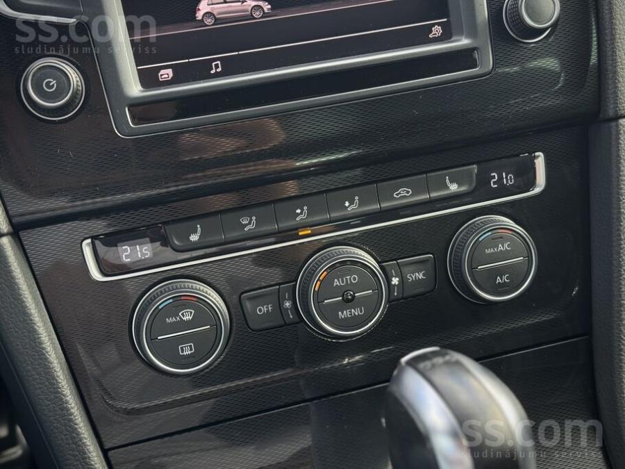 Grey Volkswagen Golf 2016 in Jelgava, with an engine capacity of 2.00 L and mileage of 213 thousand km for 12200 €, photo 25 on AUTOMOTO.COM.LV