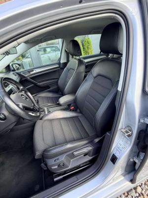 Grey Volkswagen Golf 2016 in Vilnius, with an engine capacity of 1.60 L and mileage of 115 thousand km for 8900 €, photo 7 on AUTOMOTO.COM.LV