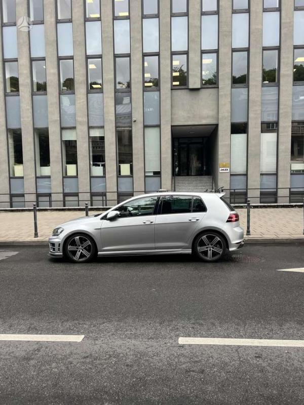 Grey Volkswagen Golf 2016 in Kaunas, with an engine capacity of 1.60 L and mileage of 317 thousand km for 6500 €, photo 1 on AUTOMOTO.COM.LV