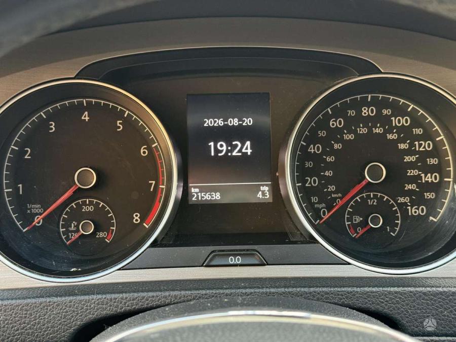 Pelēks Volkswagen Golf 2016 Klaipėda, ar dzinēja tilpumu 1.80 L un nobraukumu 216 tūkst. km par 6100 €, foto 7 vietnē AUTOMOTO.COM.LV
