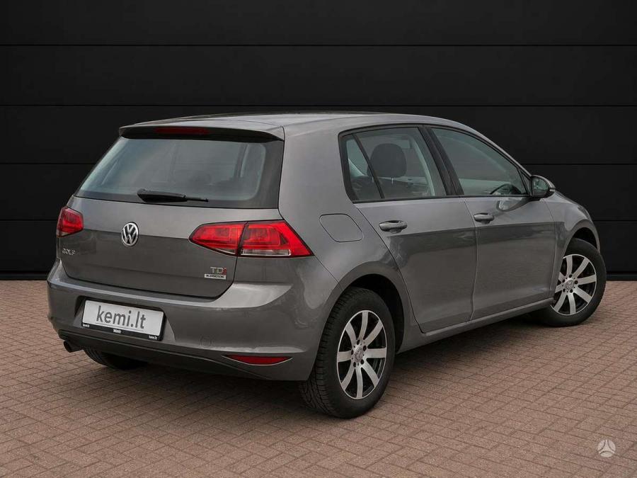 Grey Volkswagen Golf 2016 in Vilnius, with an engine capacity of 1.60 L and mileage of 167 thousand km for 6350 €, photo 4 on AUTOMOTO.COM.LV