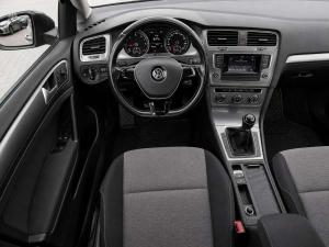 Grey Volkswagen Golf 2016 in Vilnius, with an engine capacity of 1.60 L and mileage of 167 thousand km for 6350 €, photo 6 on AUTOMOTO.COM.LV