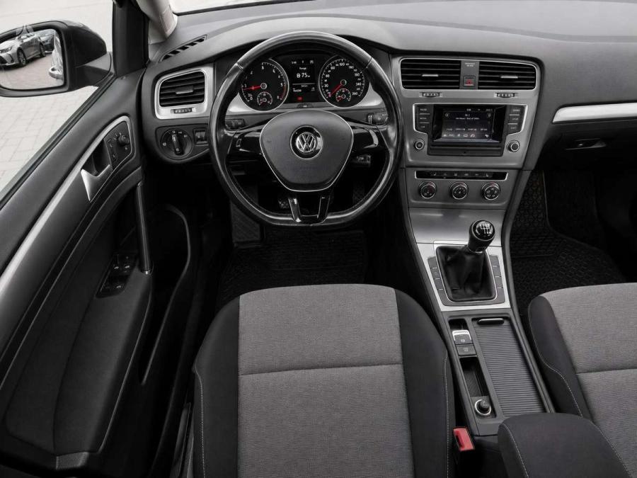 Grey Volkswagen Golf 2016 in Vilnius, with an engine capacity of 1.60 L and mileage of 167 thousand km for 6350 €, photo 6 on AUTOMOTO.COM.LV