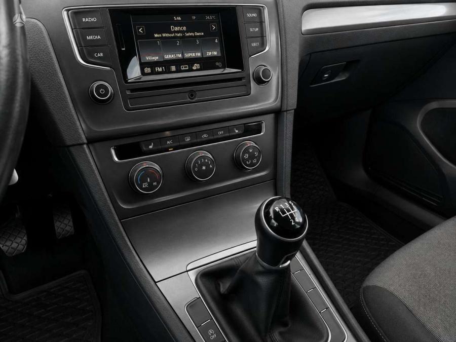 Grey Volkswagen Golf 2016 in Vilnius, with an engine capacity of 1.60 L and mileage of 167 thousand km for 6350 €, photo 8 on AUTOMOTO.COM.LV