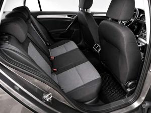 Grey Volkswagen Golf 2016 in Vilnius, with an engine capacity of 1.60 L and mileage of 167 thousand km for 6350 €, photo 11 on AUTOMOTO.COM.LV