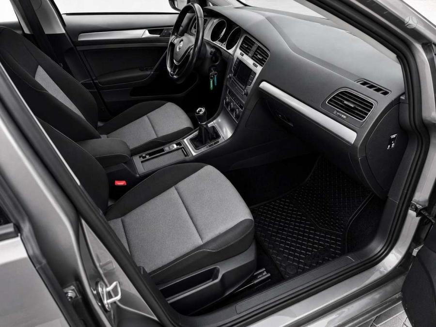 Grey Volkswagen Golf 2016 in Vilnius, with an engine capacity of 1.60 L and mileage of 167 thousand km for 6350 €, photo 12 on AUTOMOTO.COM.LV
