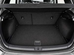 Grey Volkswagen Golf 2016 in Vilnius, with an engine capacity of 1.60 L and mileage of 167 thousand km for 6350 €, photo 13 on AUTOMOTO.COM.LV