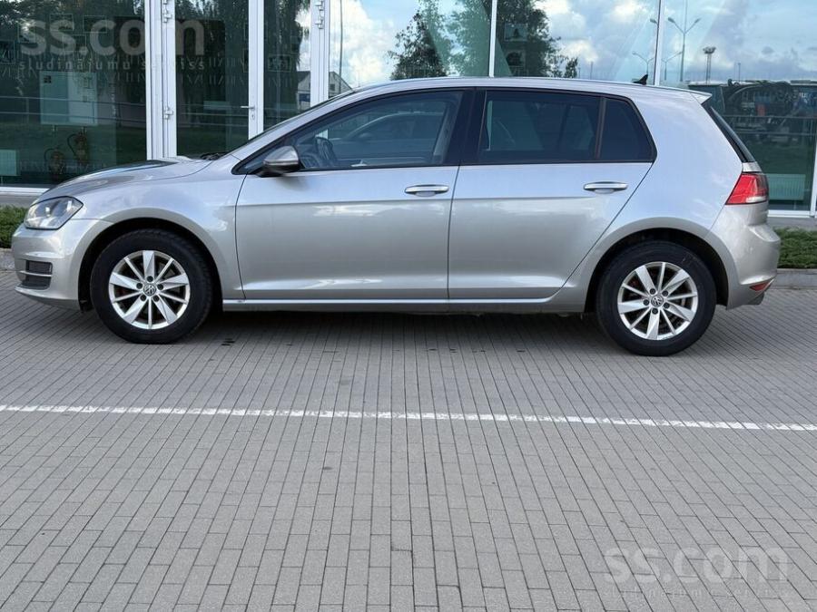 Grey Volkswagen Golf 2016 in Rezekne, with an engine capacity of 1.60 L and mileage of 176 thousand km for 6790 €, photo 7 on AUTOMOTO.COM.LV