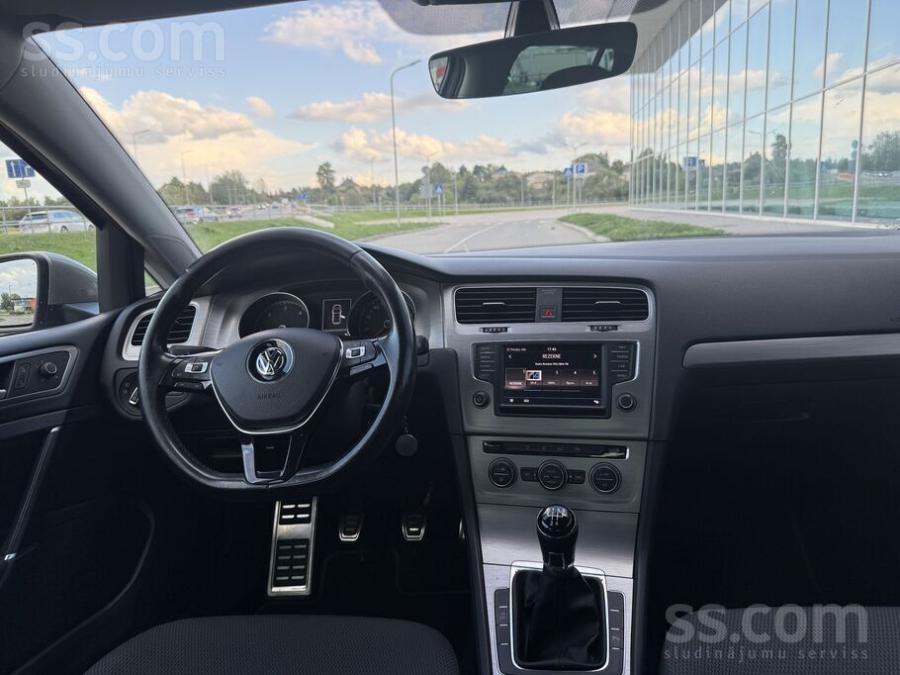 Grey Volkswagen Golf 2016 in Rezekne, with an engine capacity of 1.60 L and mileage of 176 thousand km for 6790 €, photo 10 on AUTOMOTO.COM.LV