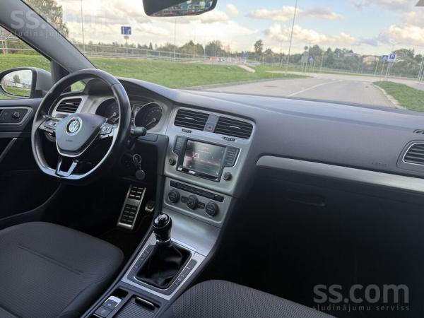 Grey Volkswagen Golf 2016 in Rezekne, with an engine capacity of 1.60 L and mileage of 176 thousand km for 6790 €, photo 11 on AUTOMOTO.COM.LV