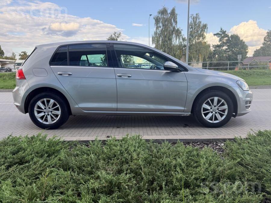 Grey Volkswagen Golf 2016 in Rezekne, with an engine capacity of 1.60 L and mileage of 176 thousand km for 6790 €, photo 5 on AUTOMOTO.COM.LV