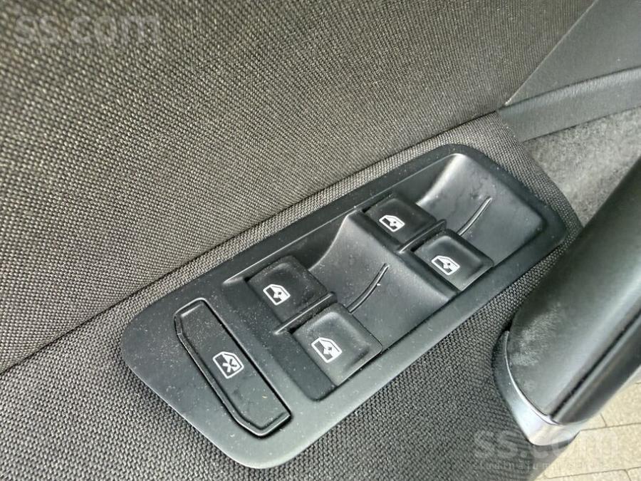 Grey Volkswagen Golf 2016 in Rezekne, with an engine capacity of 1.60 L and mileage of 176 thousand km for 6790 €, photo 16 on AUTOMOTO.COM.LV