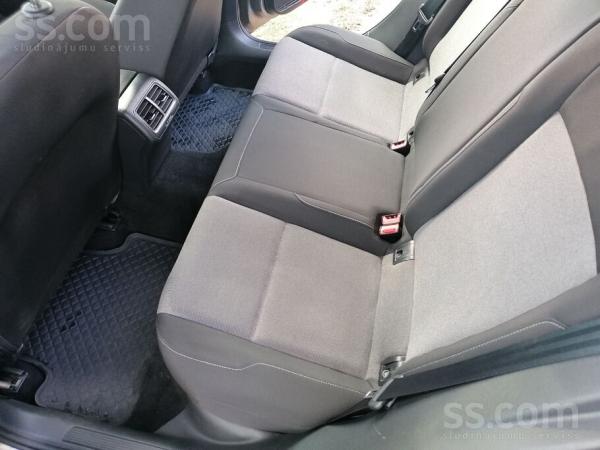 Pelēks Volkswagen Golf 2016 Liepāja, ar dzinēja tilpumu 1.40 L un nobraukumu 128 tūkst. km par 8600 €, foto 5 vietnē AUTOMOTO.COM.LV