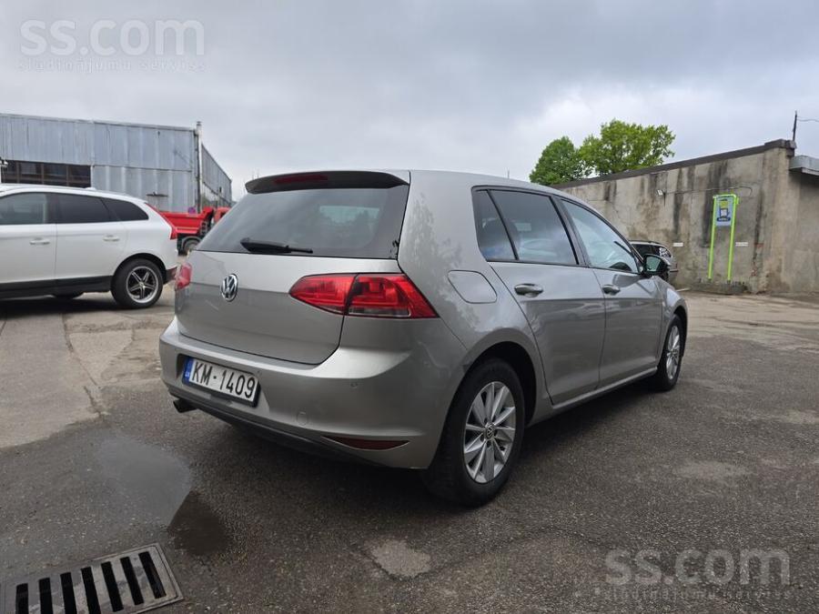 Pelēks Volkswagen Golf 2016 Rīga, ar dzinēja tilpumu 1.60 L un nobraukumu 238 tūkst. km par 6150 €, foto 1 vietnē AUTOMOTO.COM.LV