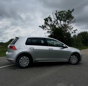 Pelēks Volkswagen Golf 2016 Tallina, ar dzinēja tilpumu 1.40 L un nobraukumu 195 tūkst. km par 8000 €, foto 5 vietnē AUTOMOTO.COM.LV