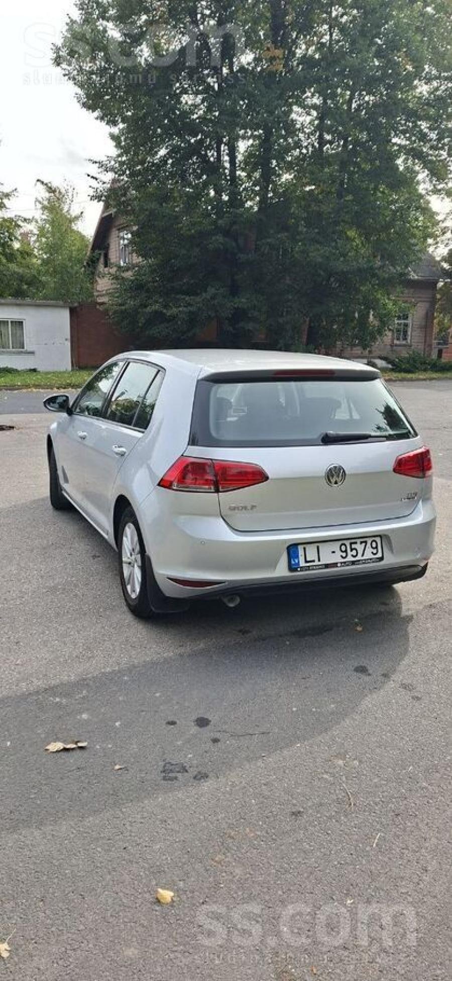 Pelēks Volkswagen Golf 2016 Rīga, ar dzinēja tilpumu 1.60 L un nobraukumu 270 tūkst. km par 5800 €, foto 1 vietnē AUTOMOTO.COM.LV