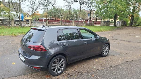 Pelēks Volkswagen Golf 2016 Telšiai, ar dzinēja tilpumu 1.40 L un nobraukumu 201 tūkst. km par 7200 €, foto 5 vietnē AUTOMOTO.COM.LV