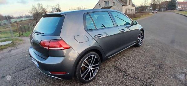 Grey Volkswagen Golf 2017 in Taurage, with an engine capacity of 1.60 L and mileage of 127 thousand km for 10350 €, photo 3 on AUTOMOTO.COM.LV