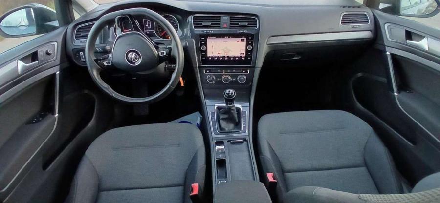 Pelēks Volkswagen Golf 2017 Tauragė, ar dzinēja tilpumu 1.60 L un nobraukumu 127 tūkst. km par 10350 €, foto 14 vietnē AUTOMOTO.COM.LV