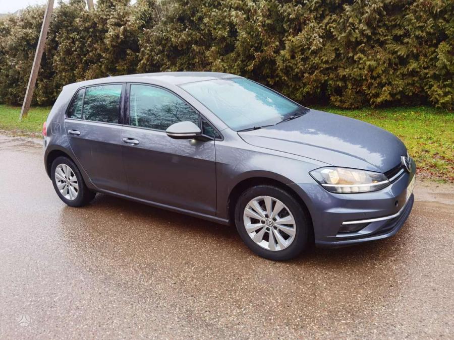 Grey Volkswagen Golf 2017 in Kaunas, with an engine capacity of 1.60 L and mileage of 175 thousand km for 5700 €, photo 1 on AUTOMOTO.COM.LV