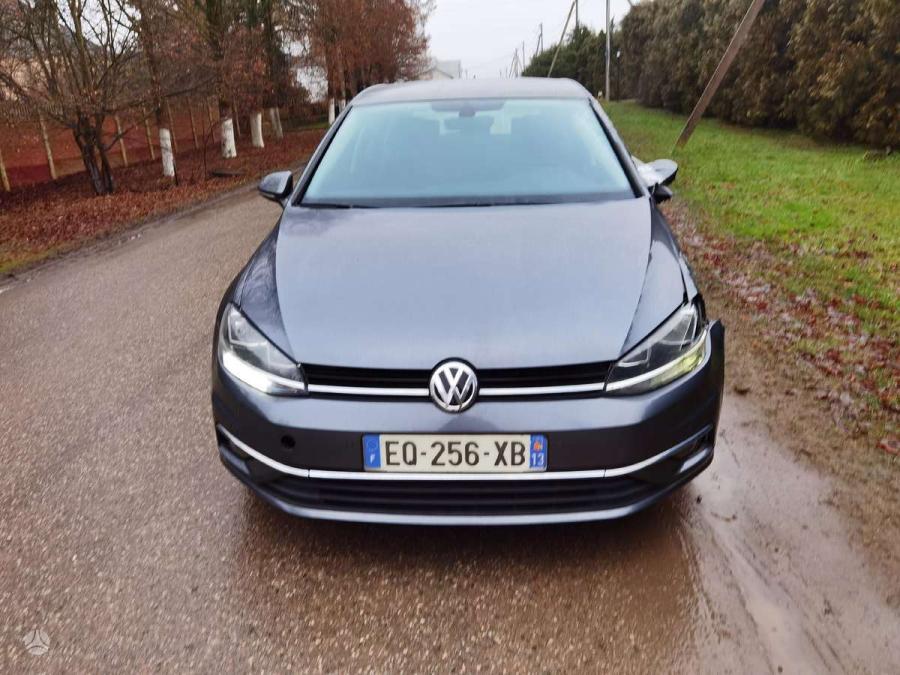 Grey Volkswagen Golf 2017 in Kaunas, with an engine capacity of 1.60 L and mileage of 175 thousand km for 5700 €, photo 7 on AUTOMOTO.COM.LV
