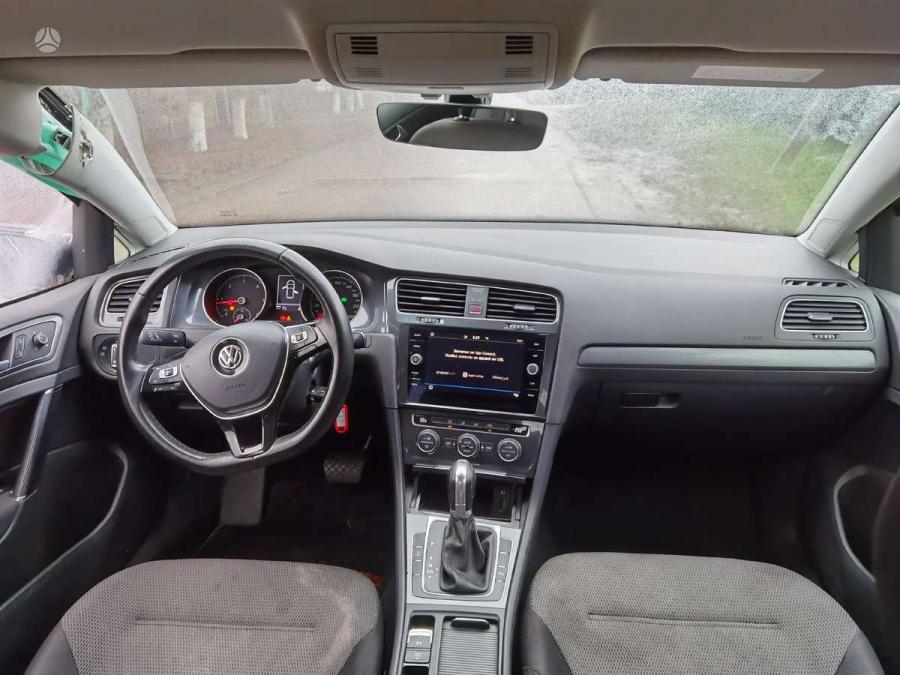Grey Volkswagen Golf 2017 in Kaunas, with an engine capacity of 1.60 L and mileage of 175 thousand km for 5700 €, photo 16 on AUTOMOTO.COM.LV