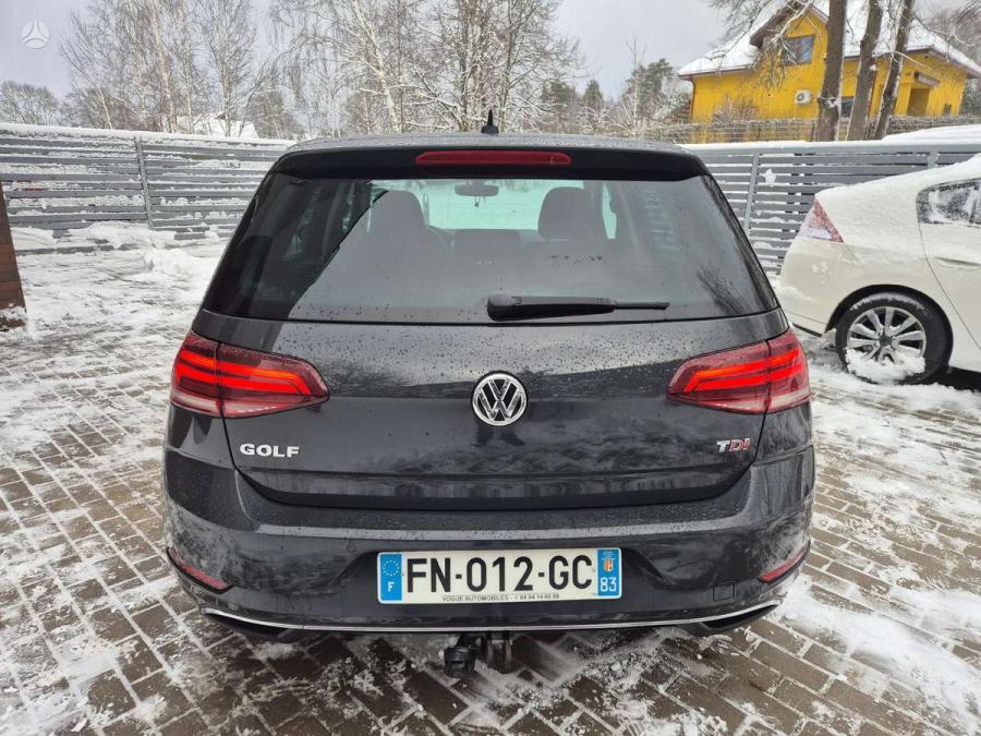 Pelēks Volkswagen Golf 2017 Viļņa, ar dzinēja tilpumu 1.60 L un nobraukumu 154 tūkst. km par 10200 €, foto 4 vietnē AUTOMOTO.COM.LV