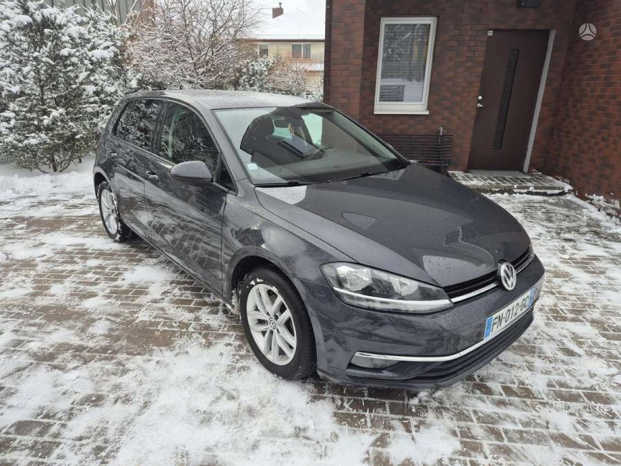 Grey Volkswagen Golf 2017 in Vilnius, with an engine capacity of 1.60 L and mileage of 154 thousand km for 10200 €, photo 6 on AUTOMOTO.COM.LV